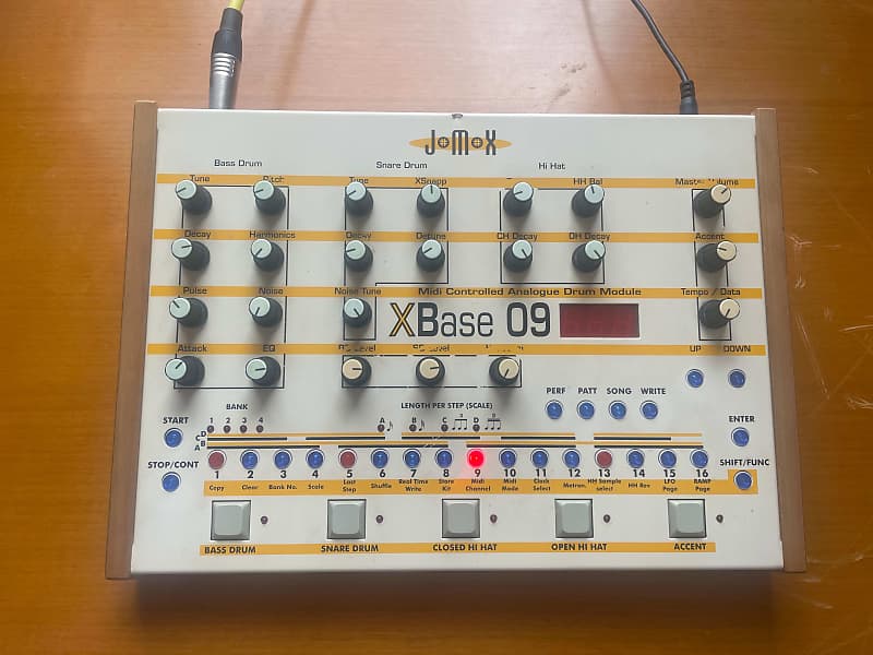 Jomox X Base 09 | Reverb