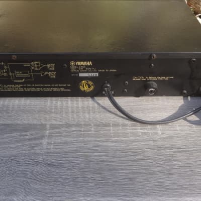 Yamaha E1005 Analog delay | Reverb