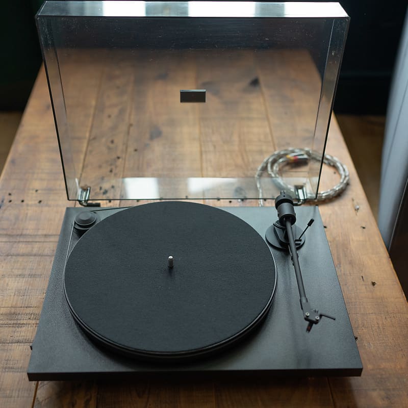 Pro-Ject Primary Turntable plus Behringer PP400 preamp | Reverb UK