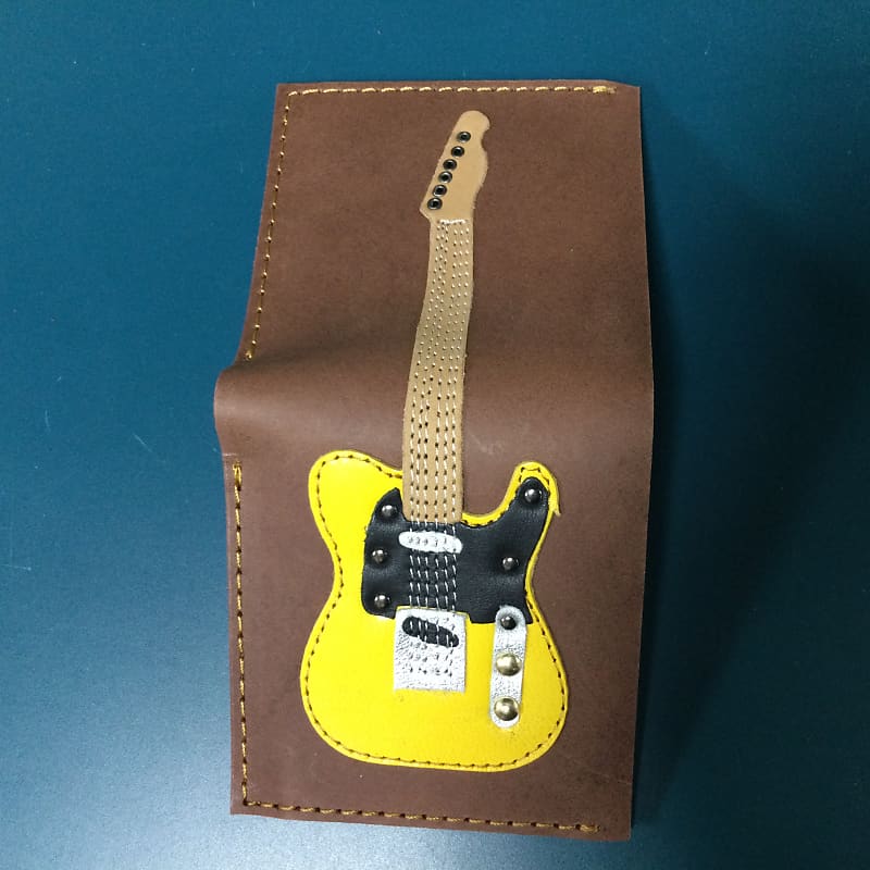 Axe Heaven Blonde Electric Guitar Wallet with Keychain Pick | Reverb