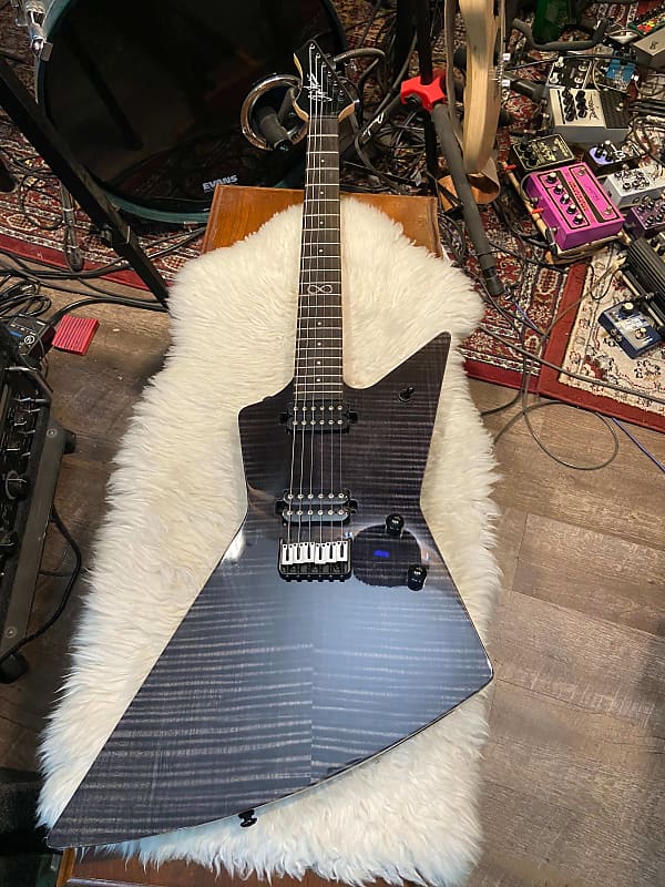 Chapman Ghost Fret v2 w/epi explorer case | Reverb