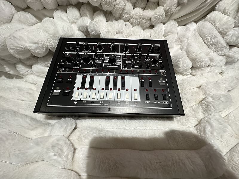 Brian Castro x0xIO XOXBOX X0XB0X X0Xbox Black and white | Reverb