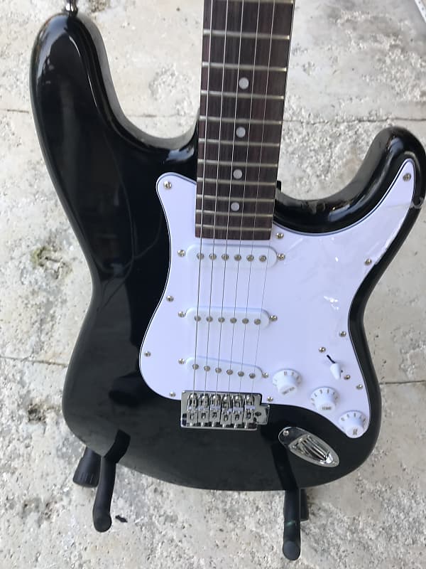 ROCK JAM STRAT STYLE Black & WHITE | Reverb