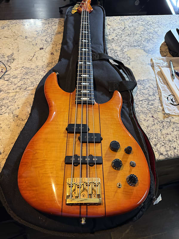 Peavey Dyna Bass Unity Series 1987 - Sunburst | Reverb