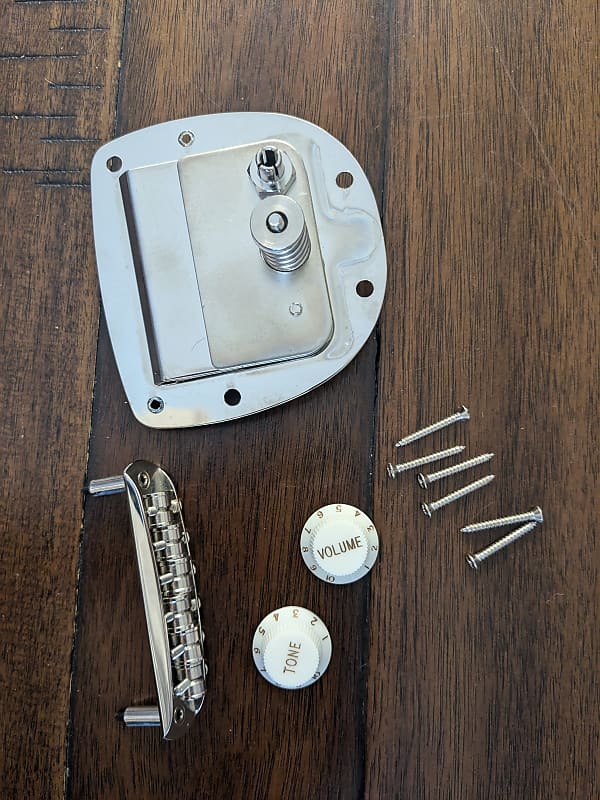 Squier Classic Vibe Jazzmaster Tremolo and Mustang Bridge | Reverb