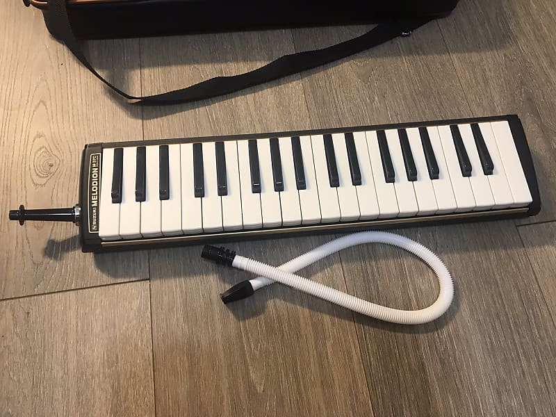 Suzuki M-37 Melodion 2001 | Reverb