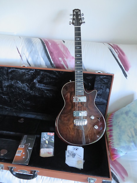 Taylor Solidbody Custom 2007 Walnut | Reverb