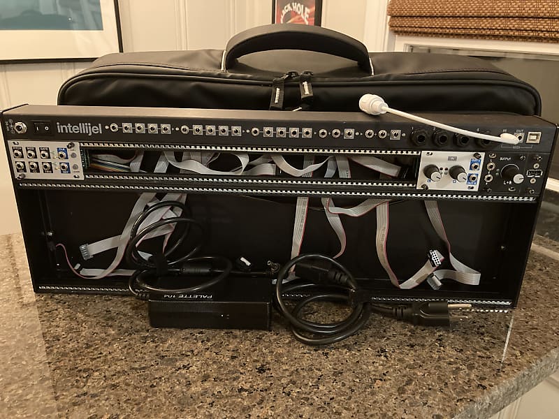 Intellijel 4U 104HP Palette Case with bag and modules | Reverb