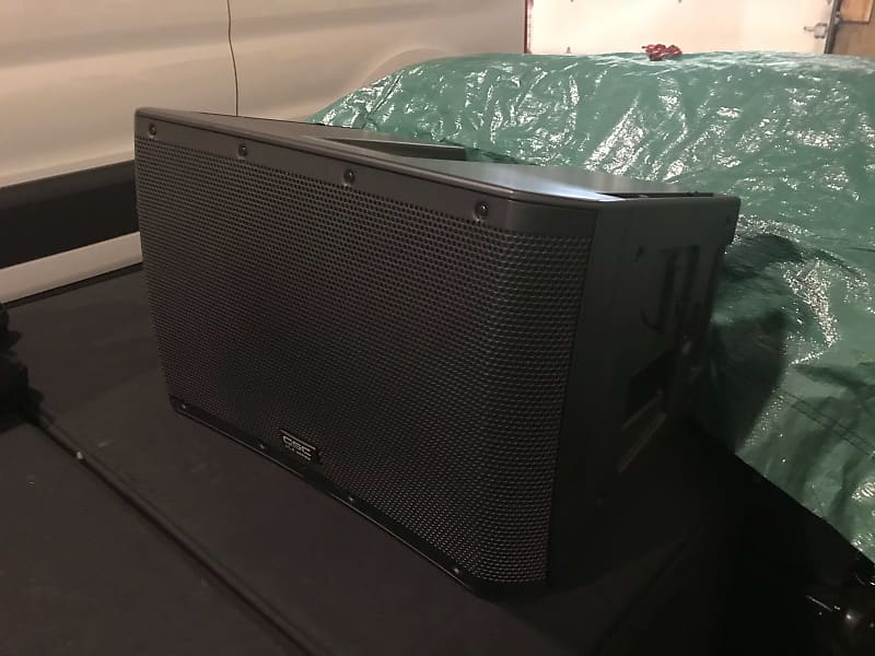 QSC KLA12 KLA Series 12" Powered Line Array Speaker 2019 | Reverb