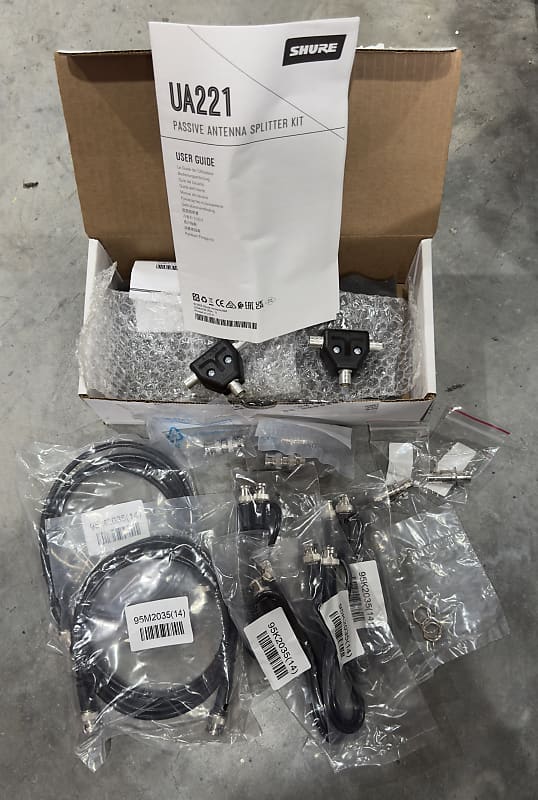 Shure UA221 Passive Antenna Splitter/Combiner Kit with 2 | Reverb