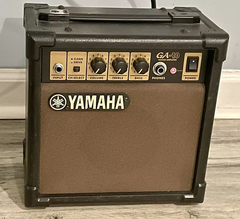 Yamaha GA-10 Guitar Amplifier 10W Solid State Portable | Reverb