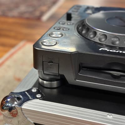 Pioneer CDJ-1000 MK3 w/ Pioneer RC1 Roadcase | Reverb UK