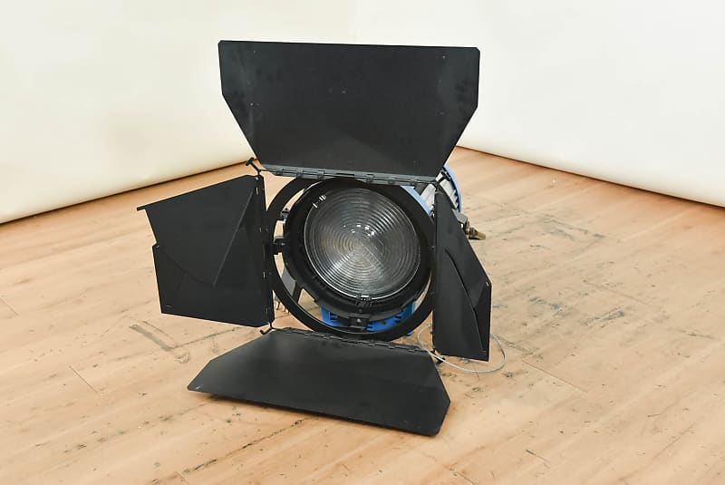 ARRI Studio 5000 Tungsten Fresnel Spotlight | Reverb Australia