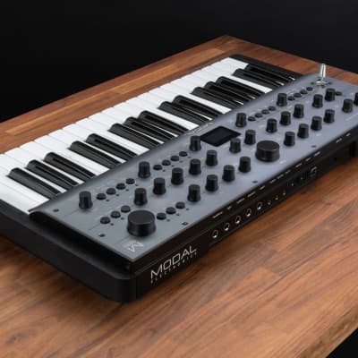 Modal Electronics Argon8 8 Voice 37-Key Wavetable Synthesizer | Reverb