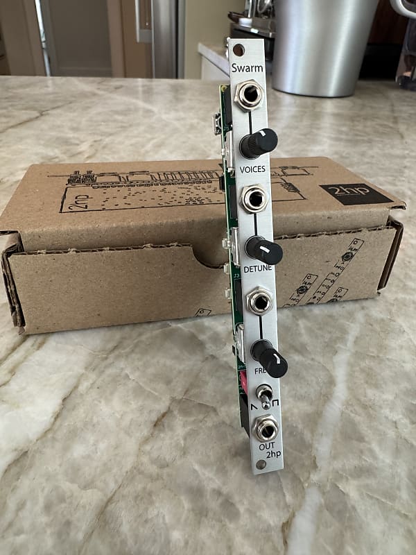 2HP Swarm - Hyper Saw/Pulsewave Oscillator - Silver | Reverb