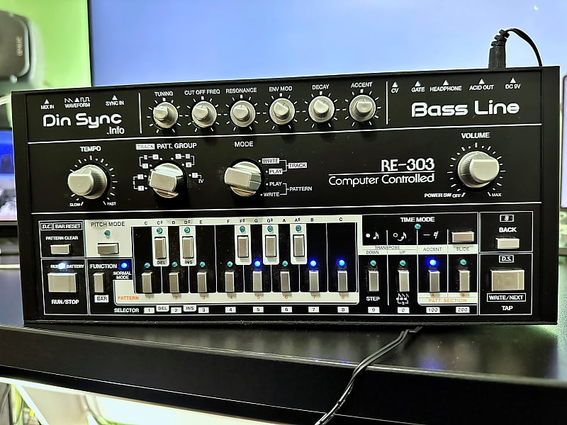 Dinsync RE-303 2019 - Black and Silver | Reverb