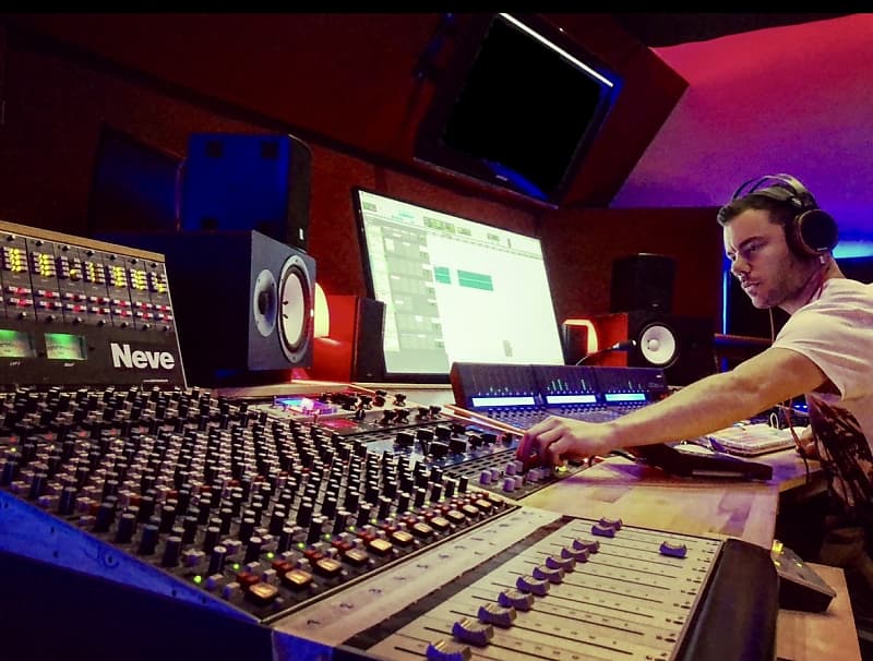 Neve 51 Series “Baby V” 5116 Console, 12 Channels | Reverb