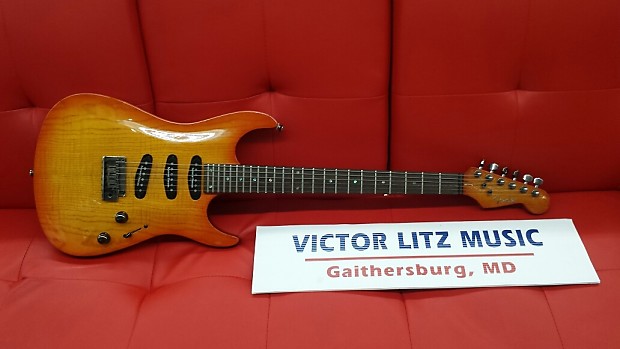 Fender Showmaster FAT SSS 2004 Honey Burst | Reverb