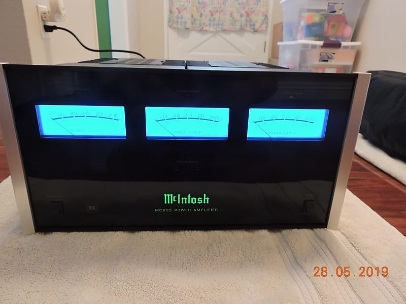 McIntosh MC205 5-Channel Solid State Amplifier for Home | Reverb