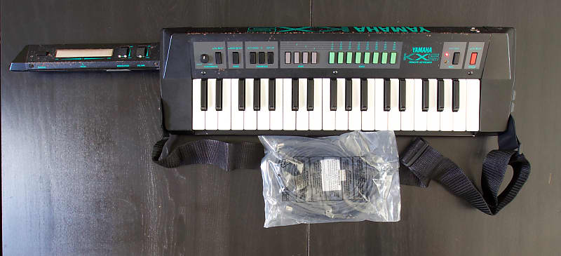 Yamaha KX5 with shoulder strap and 25-foot MIDI cable: Keytar | Reverb