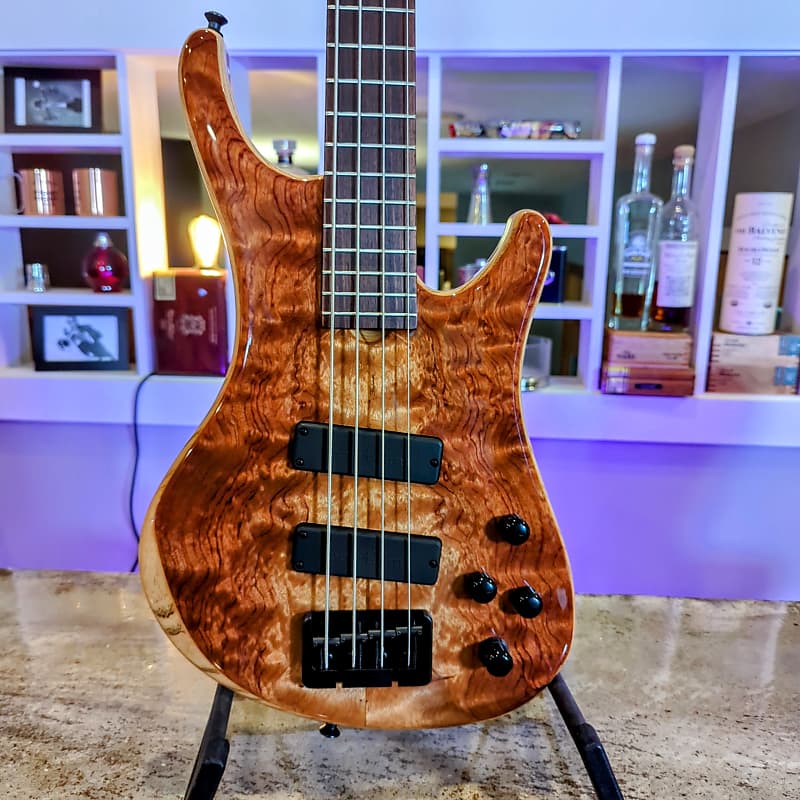 Roscoe LG3000 Standard Plus: 4-String Bass, Exhibition | Reverb