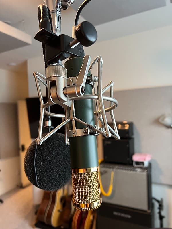 AKG C12 VR Reference Multi-Pattern Tube Condenser Microphone | Reverb