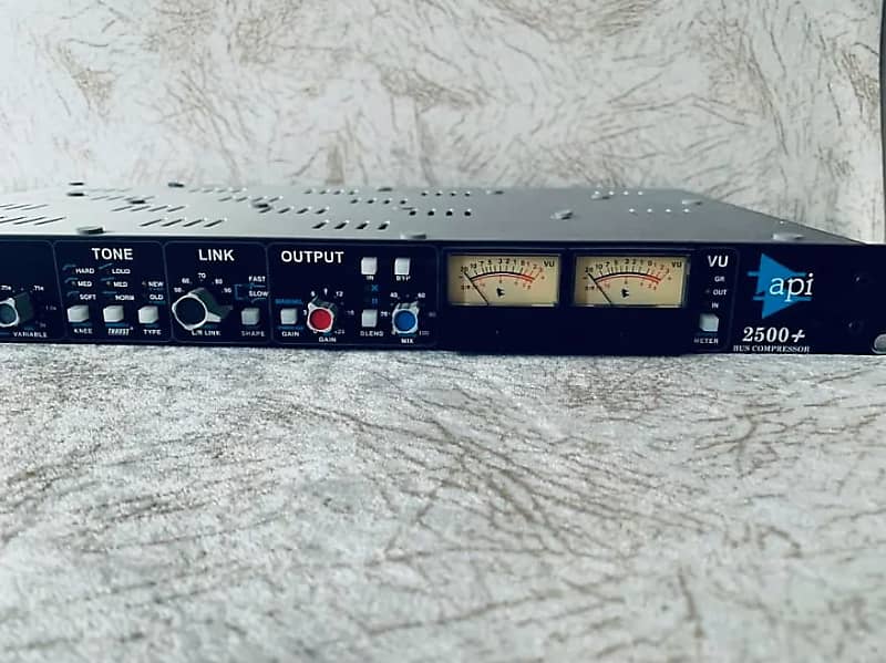 API 2500+ Stereo Bus Compressor | Reverb