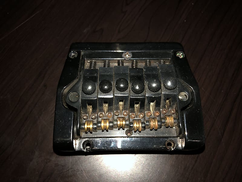 Accutune Vintage tremolo black | Reverb