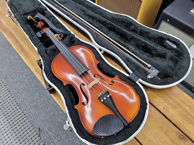 Strunal Model 220 4/4 Violin With Case And Bow | Reverb UK