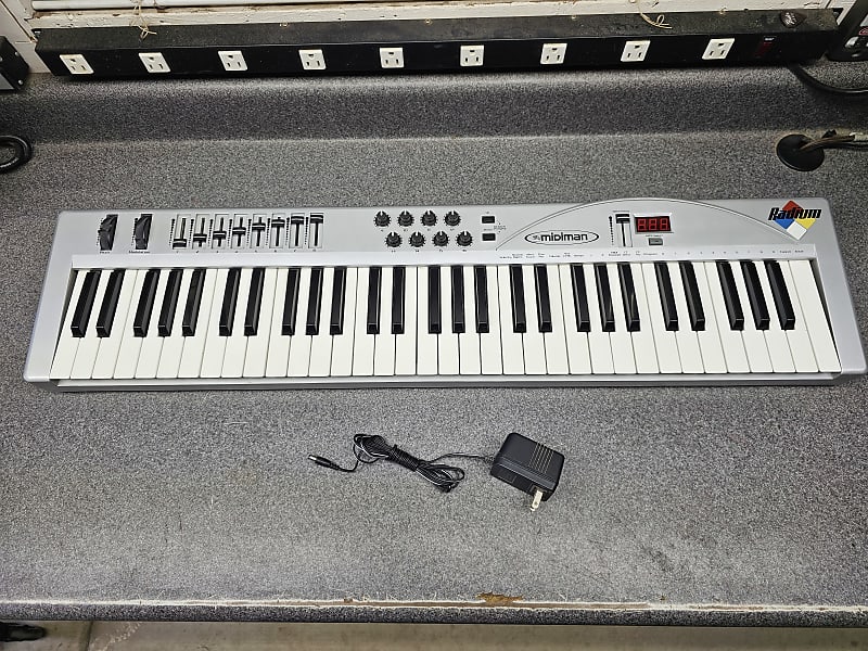 M-Audio Midiman Radium 61 | Reverb