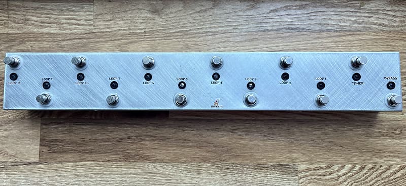 Loop Master 10 Looper w/Tuner Out & Master Bypass (staggered) | Reverb