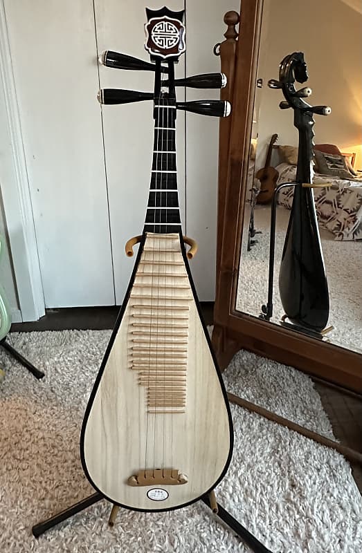 Chinese Pipa Lute by Raoyuang / Yue Tan | Reverb
