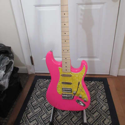 ~Cashified~ Kramer Stratocaster-Style Pink Rock 'n' Roller | Reverb