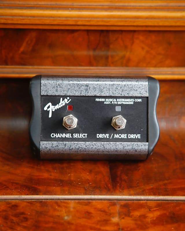 Fender 2-Button 3-Function Footswitch: Channel-Gain-More Gain | Reverb