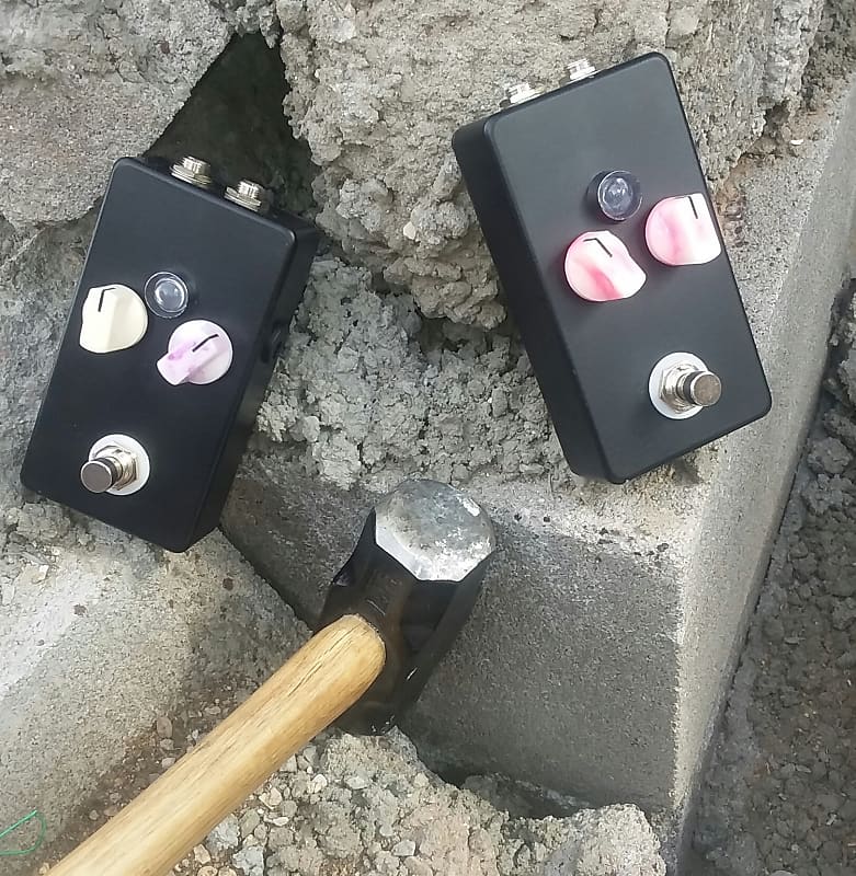 Devi Ever Ruiner Fuzz Clone 2020 Black Bitcrusher Pedal | Reverb