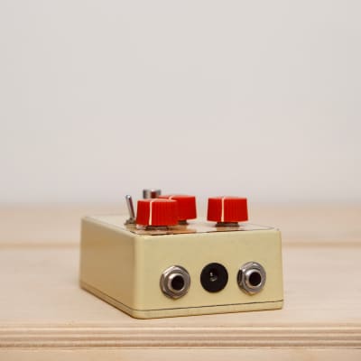 Wolf Devices Dual Fuzz Cream w/Orange Knobs | Reverb