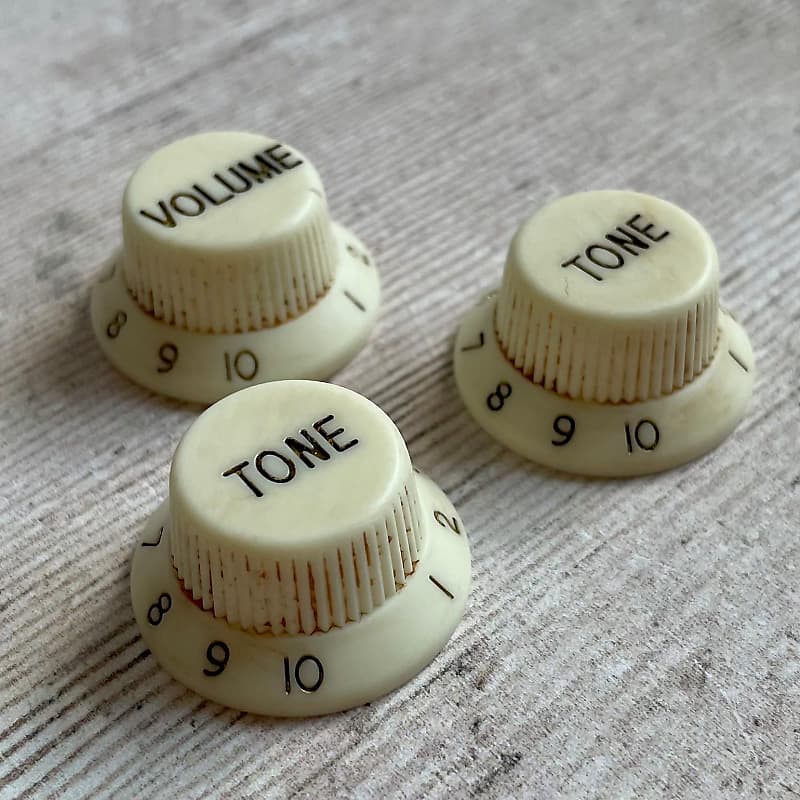 Relic Vintage White Stratocaster/Strat Knobs #40 | Reverb UK