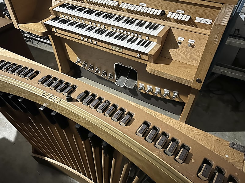 Rogers Alexandria Organ w/ 32-Note Negative Concave | Reverb