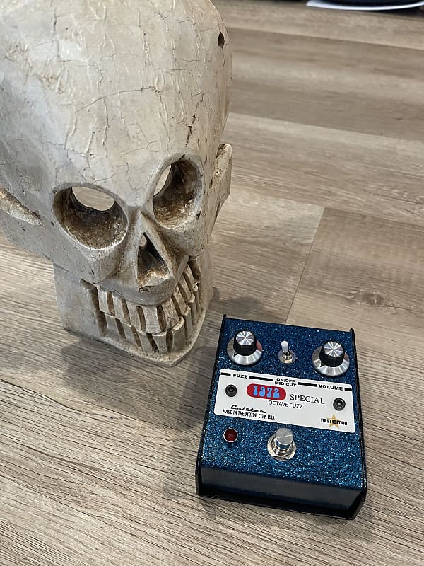 Critter Electronics 1972 Fuzz (Uni-vox Super Fuzz clone) 2024 | Reverb