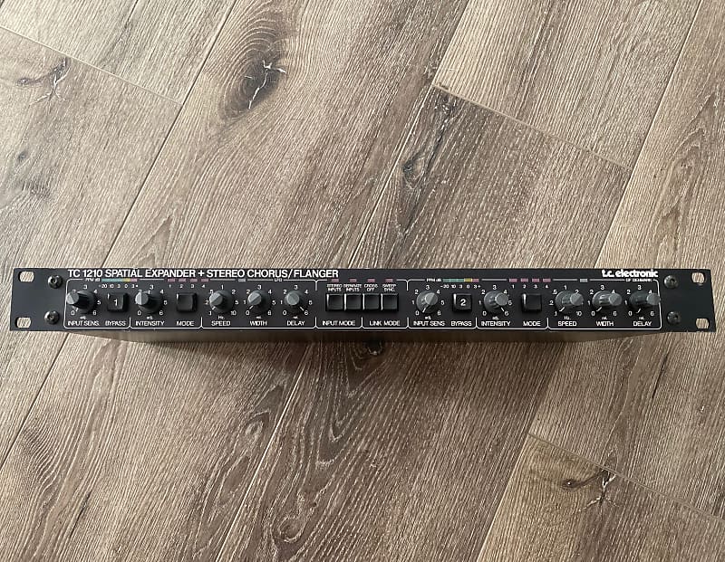 TC Electronic TC 1210 Spatial Expander + Stereo Chorus / | Reverb