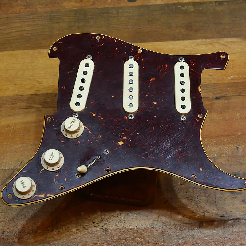 Fender Strat Pickguard Custom 64 pickups w/ Tortoise Shell | Reverb
