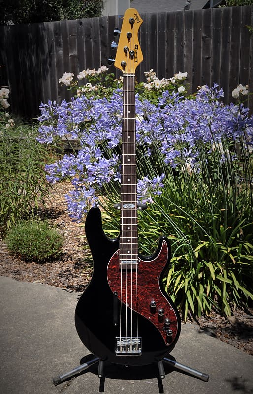 Line 6 Variax 700 Bass 4 String Black | Reverb