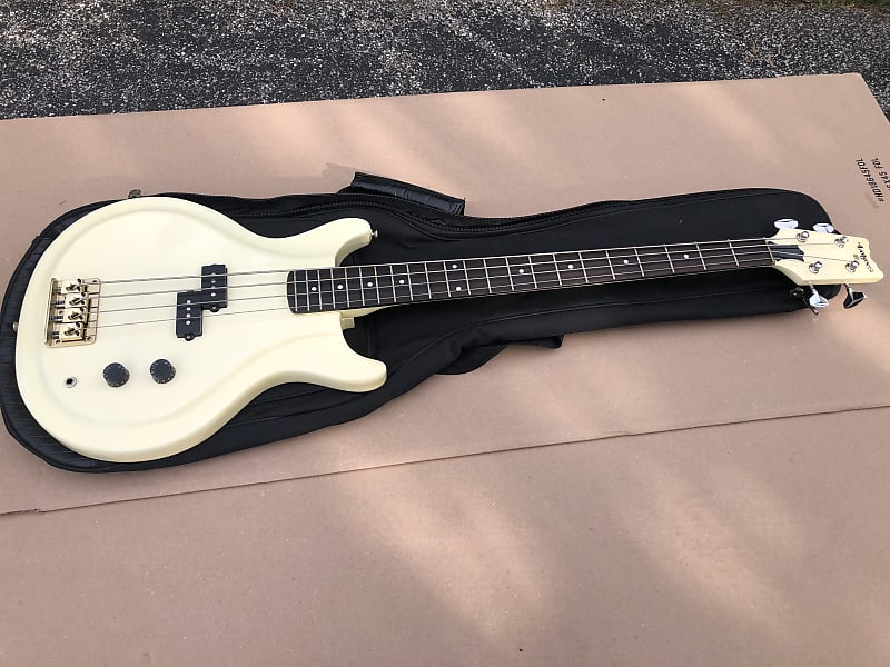 Lotus L750 Wing Series Eagle Electric Bass Guitar w Case | Reverb