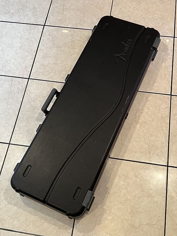 Fender Deluxe Model Bass Case Black | Reverb