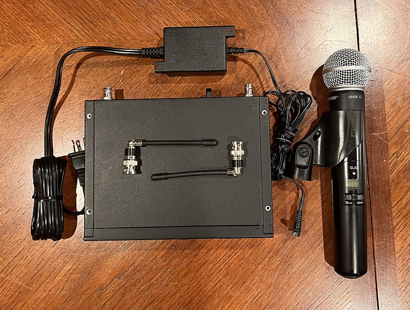 Shure SLX4 Wireless Receiver w/ SLX2 Microphone | Reverb