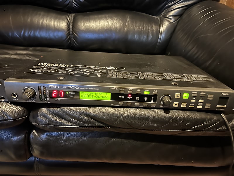 Yamaha FX900 Stereo Simul-Effect Processor. 1990s Grey / | Reverb