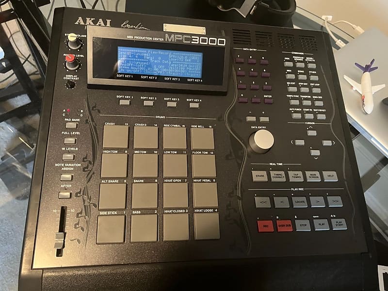 AKAI MPC 3000 LE limited Edition 32 meg | Reverb