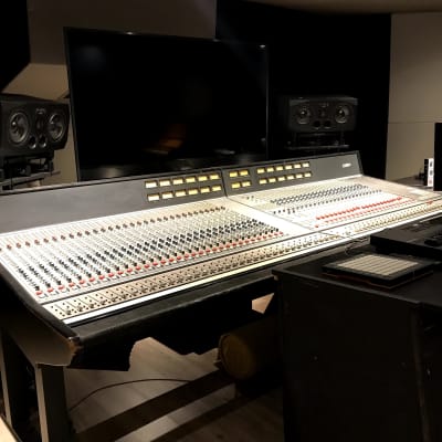 DDA AMR - 24 Channel Mixing Desk | Reverb