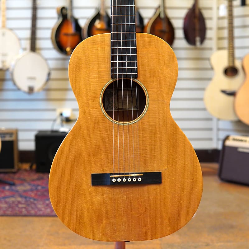 Larrivee O-01 Sitka Spruce/Mahogany Parlor Acoustic Guitar | Reverb
