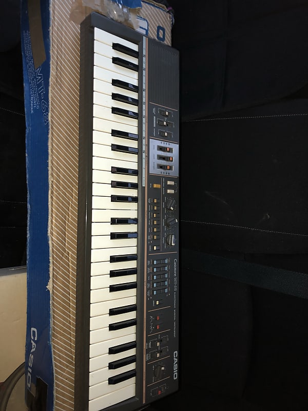 Casio MT-68 Vintage 80's Black & Silver | Reverb